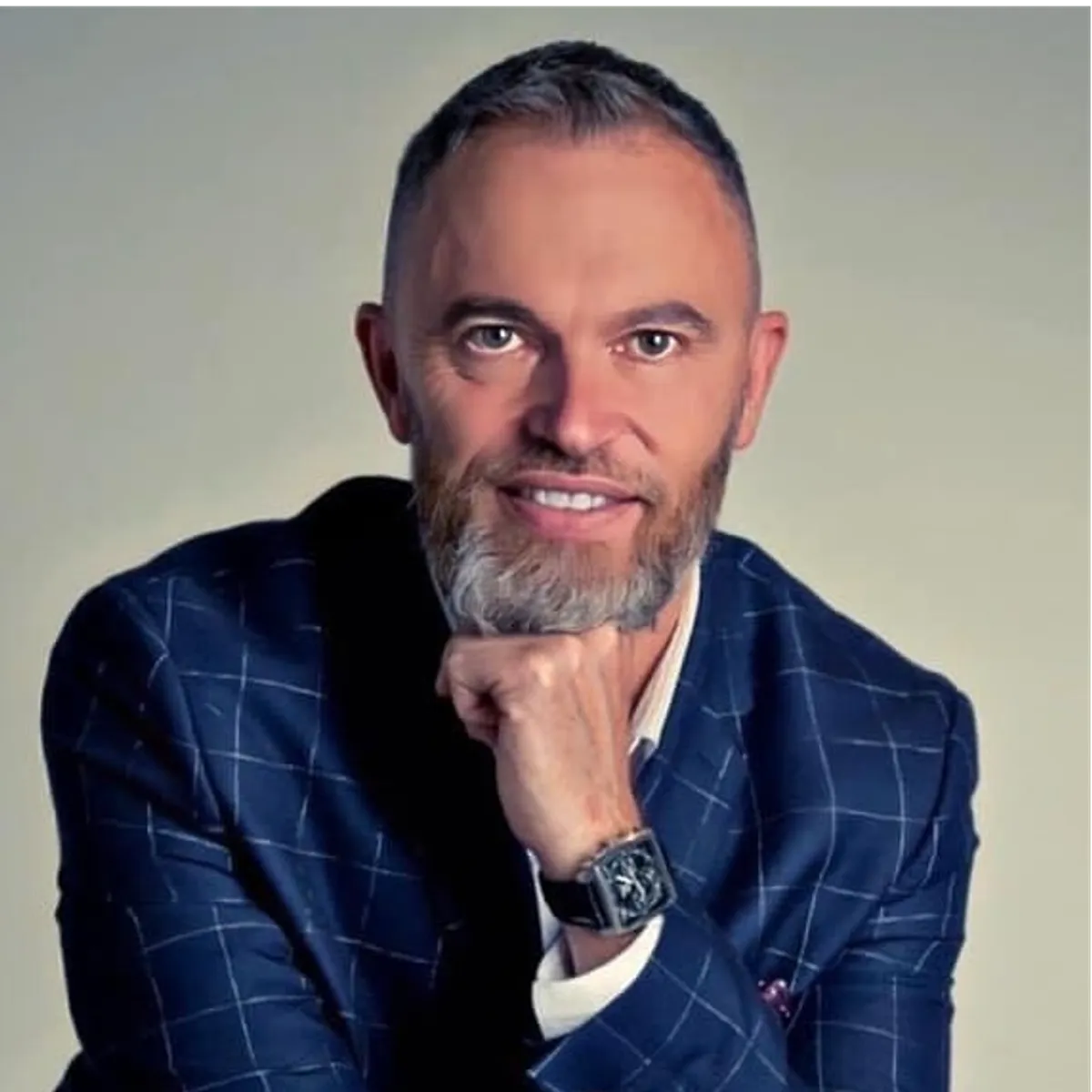 Frank Lloyd - Real estate agent in Beauvais (60000) - iad