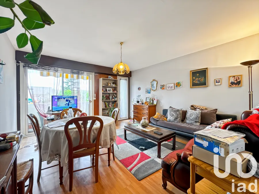 1 apartment with terrace for sale in Laval (53000) - iad