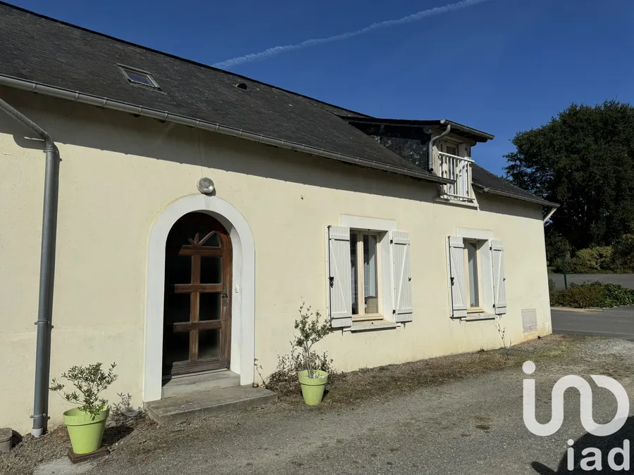 Maison à vendre à Ménil (53200) : 1 maison en vente - iad