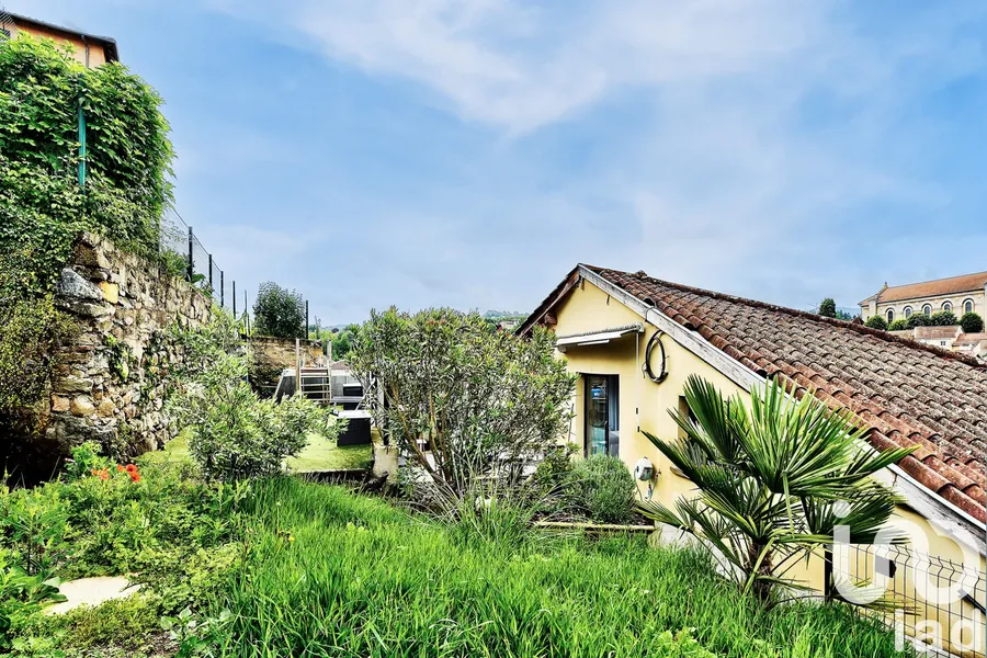 2 apartments in Sain-Bel (69210) - iad