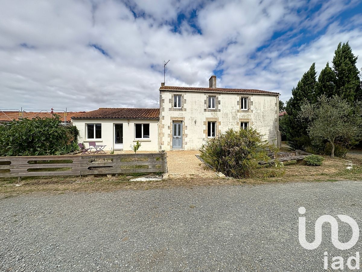 Vente maison à Charron (17230) : ferme 5 pièces 148 m² - 1799569 - iad