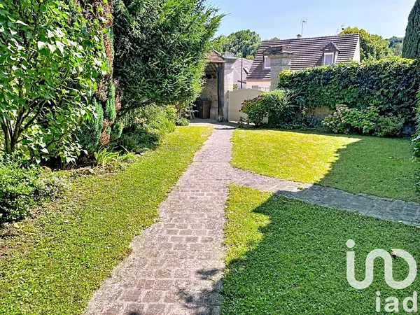 Nissrin Mamour - Conseillère immobilier à Cauffry (60290) - iad
