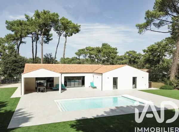Sale house in Les Mathes (17570): 6 rooms townhouse 129 m² - 2032702 - iad