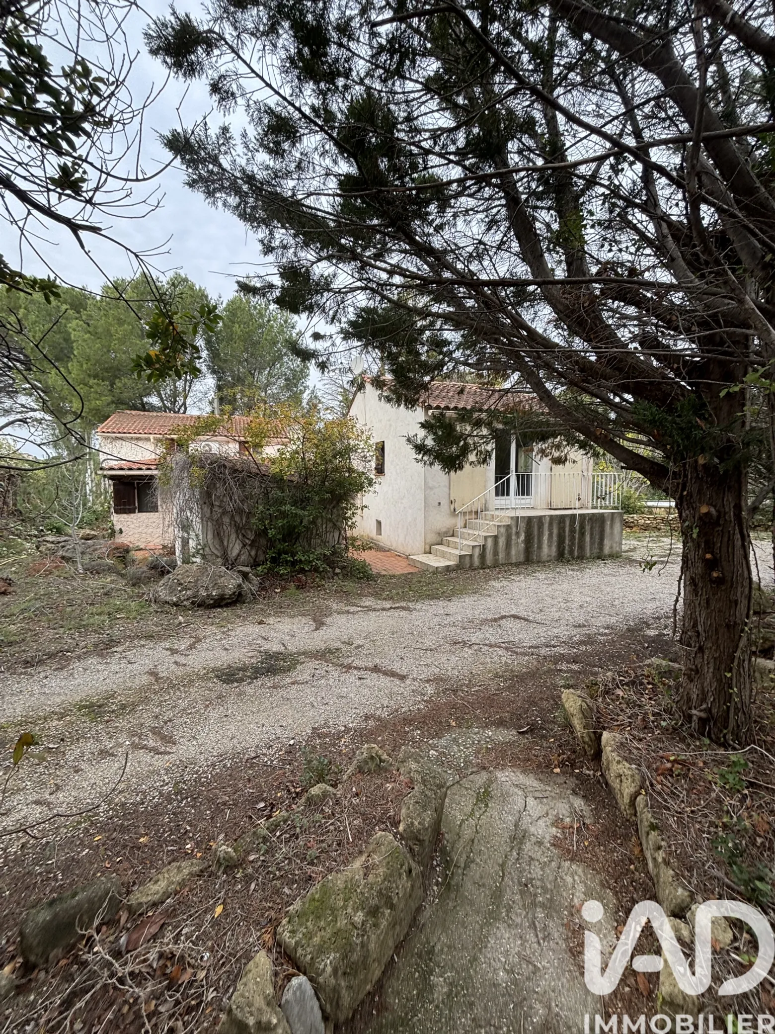 Sale apartment in Pélissanne (13330): 2 rooms apartment 34 m² - 1889196 - iad