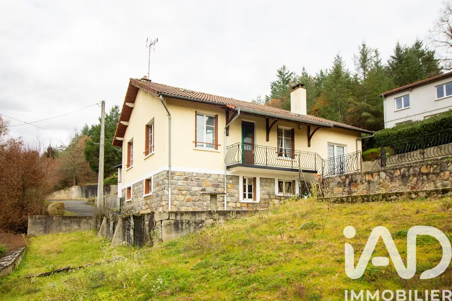 1 maison 5 pièces à vendre à Saint-Ferréol-des-Côtes (63600) - iad