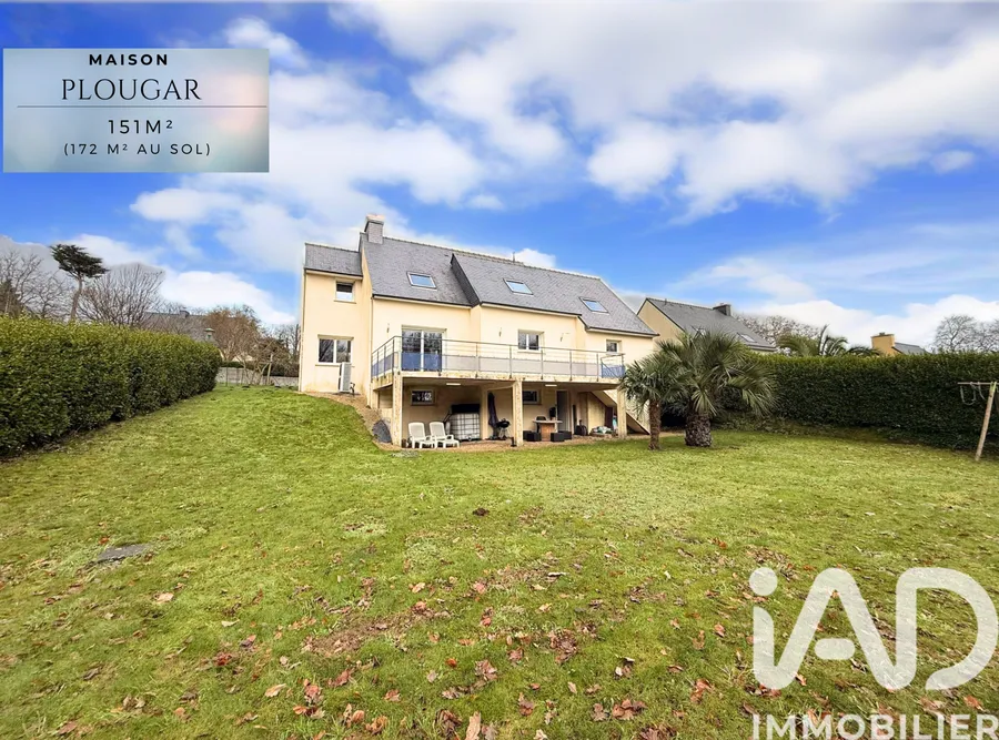 1 maison avec terrasse à vendre à Plougar (29440) - iad