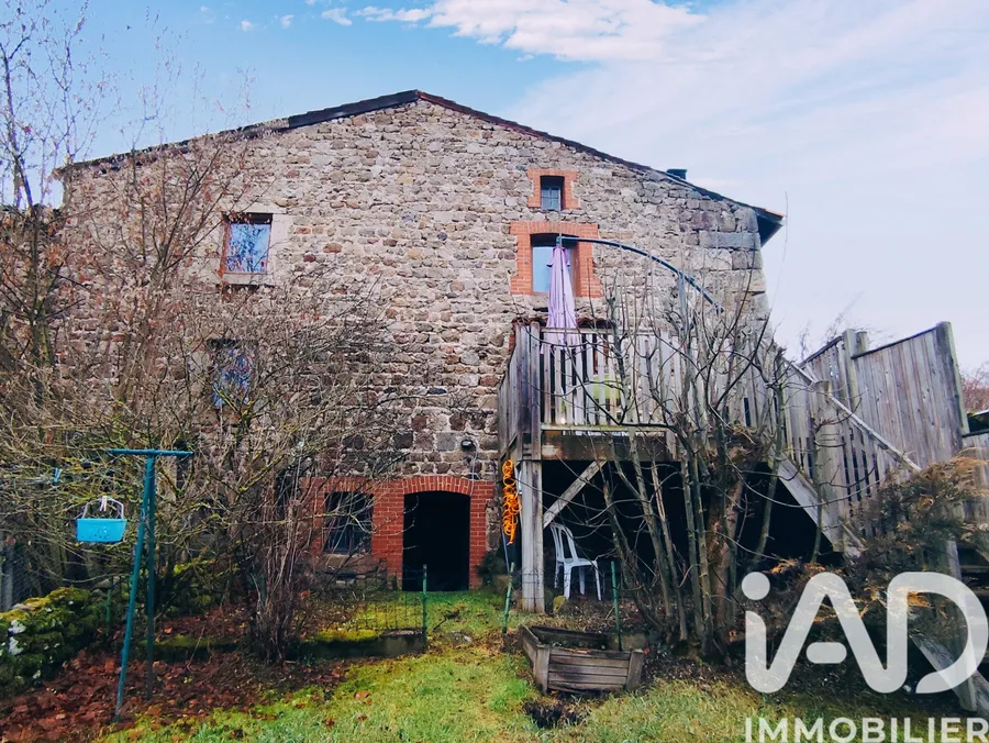 Maison 6 pièces à vendre à Estivareilles (42380) : 1 maison en vente - iad