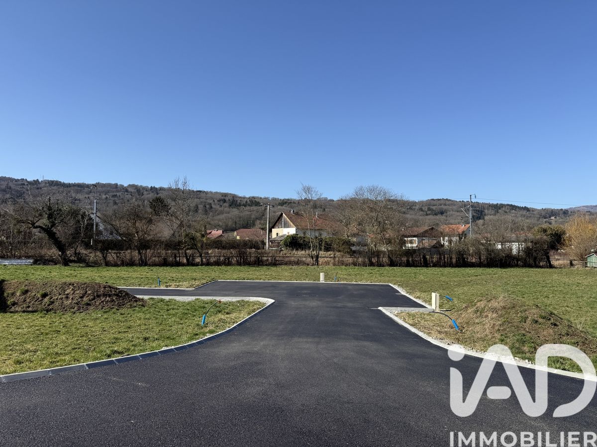 Vente terrain à Pers-Jussy (74930) : terrain à bâtir 643 m² - 1863938 - iad