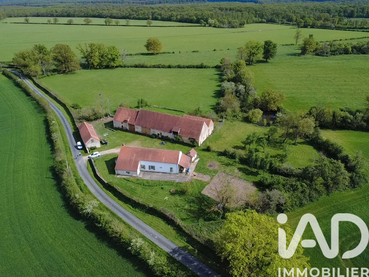 Vente maison à Morlac (18170) : domaine 5 pièces 109 m² - 2042656 - iad