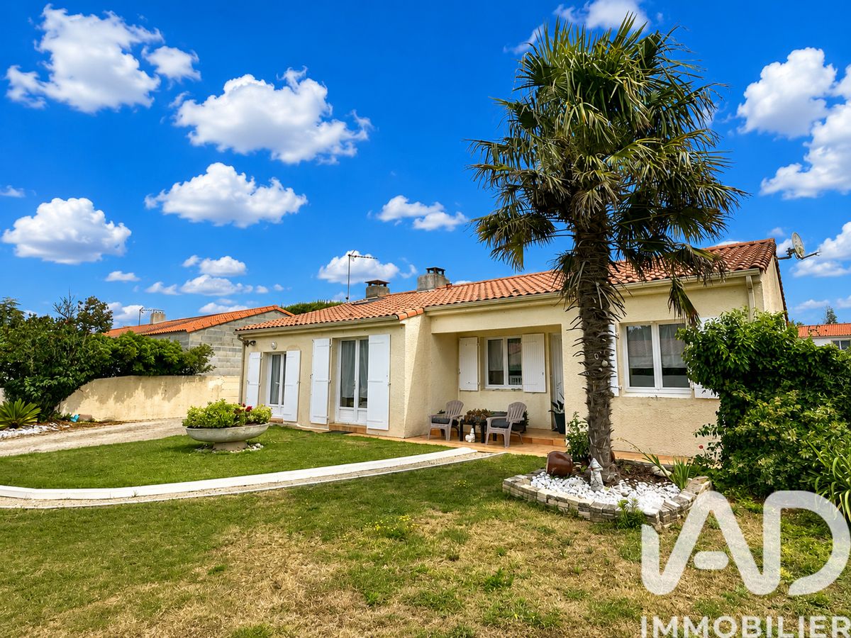 Vente maison à Vairé (85150) : maison 7 pièces 120 m² - 2048310 - iad