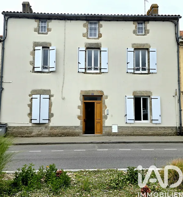 1 immeuble à vendre à Bellevigny (85170) - iad